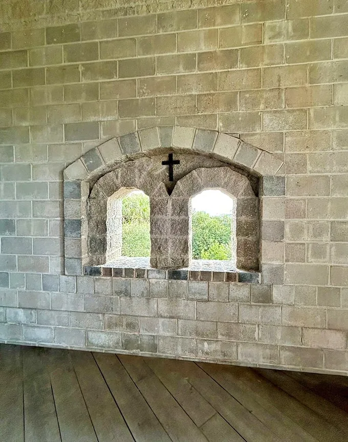 Peek-a-boo windows with a touch of divine inspiration. These arched openings frame glimpses of Florida's verdant landscape like living paintings.