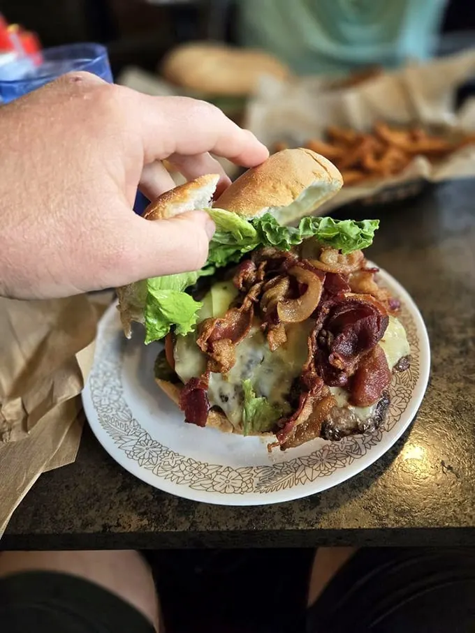 The Giant Classic Cheeseburger: Where bun meets beef in perfect harmony. It's like the Woodstock of burgers – legendary, satisfying, and bound to leave you wanting more.
