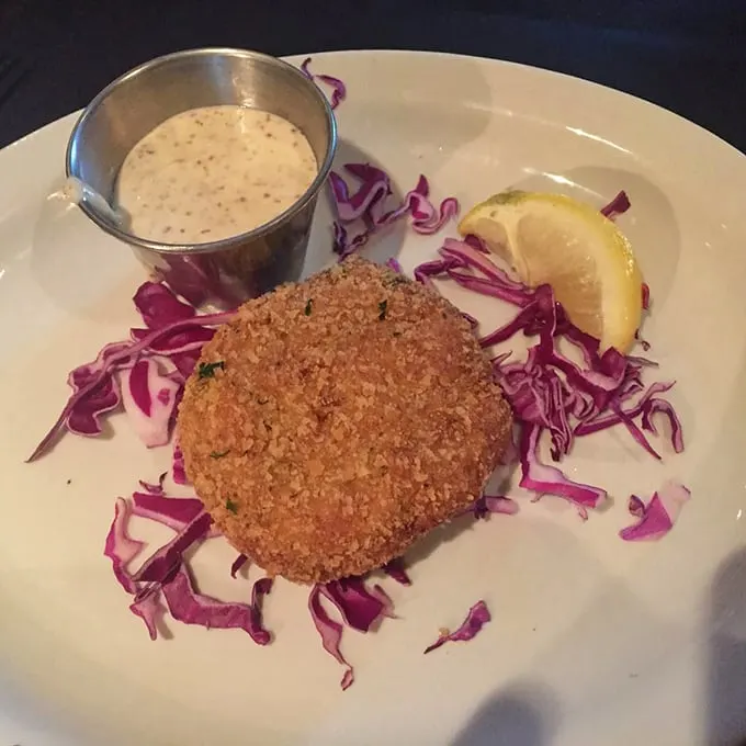 Crab cakes that could make a Marylander homesick. Crispy on the outside, succulent on the inside – perfection on a plate!