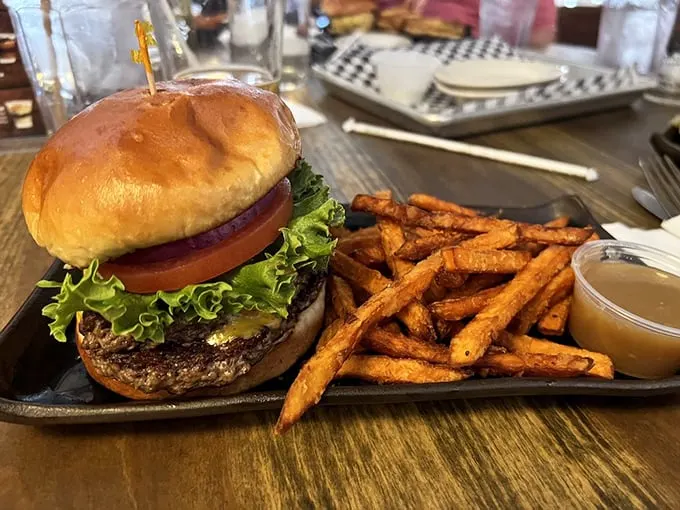 Diner dreams come true! This beauty could make the Fonz snap his fingers in approval. Eyyyy!