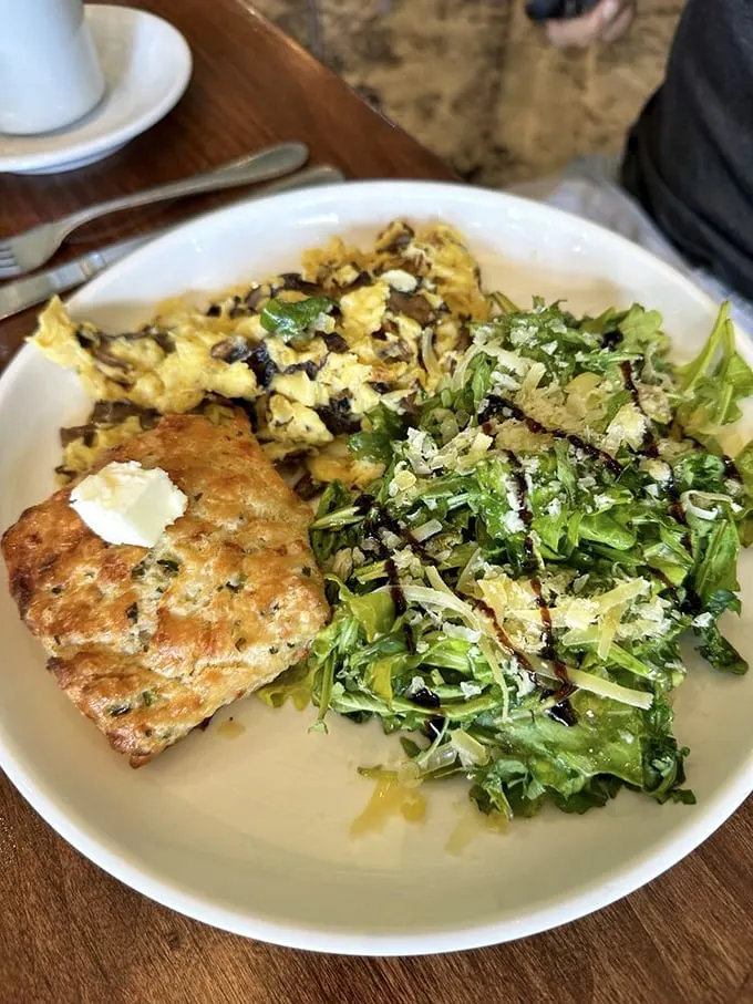 A plate that screams "I adult, but I still know how to party." Veggies, protein, and carbs in perfect harmony.