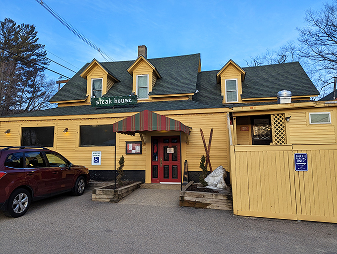 Red Parka Steakhouse & Pub: Where ski lodge charm meets gourmet flair. It's like your favorite sweater – cozy, familiar, and perfect for dinner.