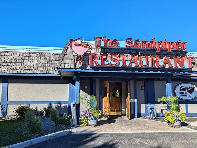 The Sandpiper: Where flamingos fly in Idaho! This cozy spot brings beachside vibes to Idaho Falls' dining scene.