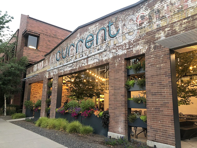 Exposed brick, plush seating, and seafood that sings of the ocean. Current is Salt Lake's answer to coastal cool.