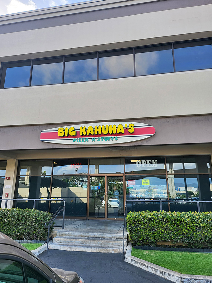 Big Kahuna's Pizza: Surf's up, and so is the crust! This Honolulu hangout serves pies so gnarly, you'll want to hang ten... slices in your mouth.