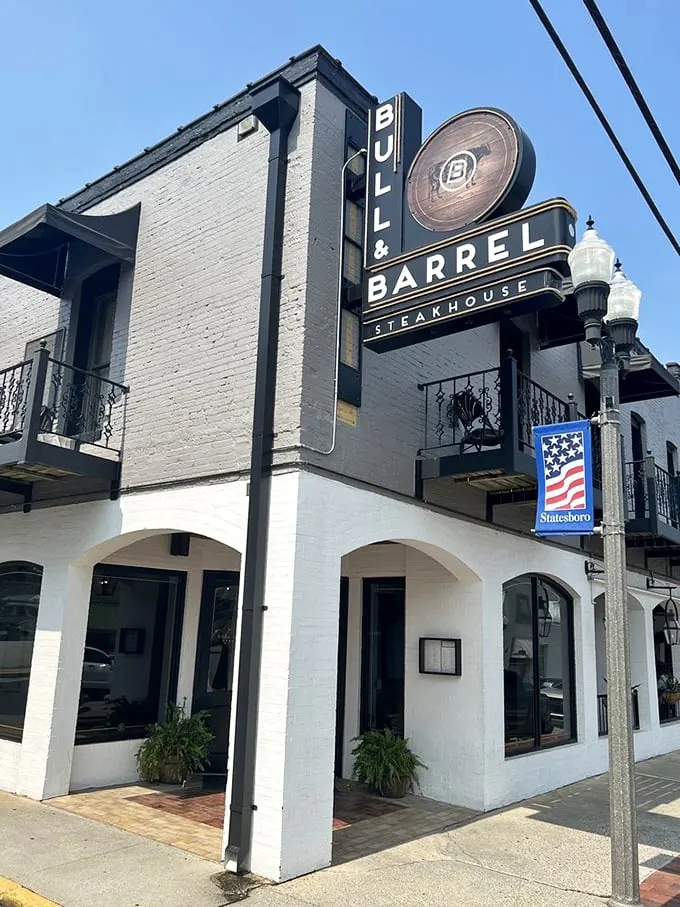 Saddle up for a flavor rodeo! Bull & Barrel's blend of Western charm and Southern hospitality creates a steakhouse experience that's pure bull's-eye.