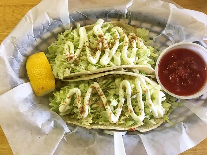 Taco 'bout a flavor fiesta! These fish tacos are bringing a splash of coastal zest to the Cowboy State.
