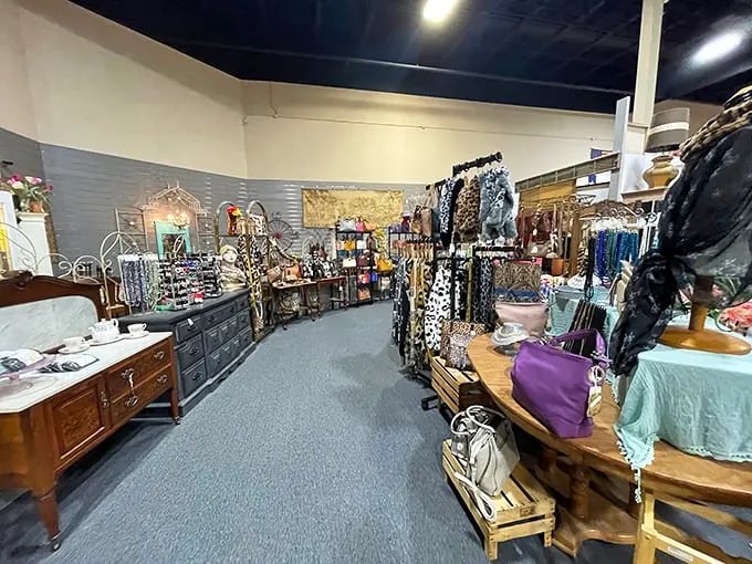 Bags, baubles, and bling, oh my! This booth is more enticing than a sample sale at Tiffany's.