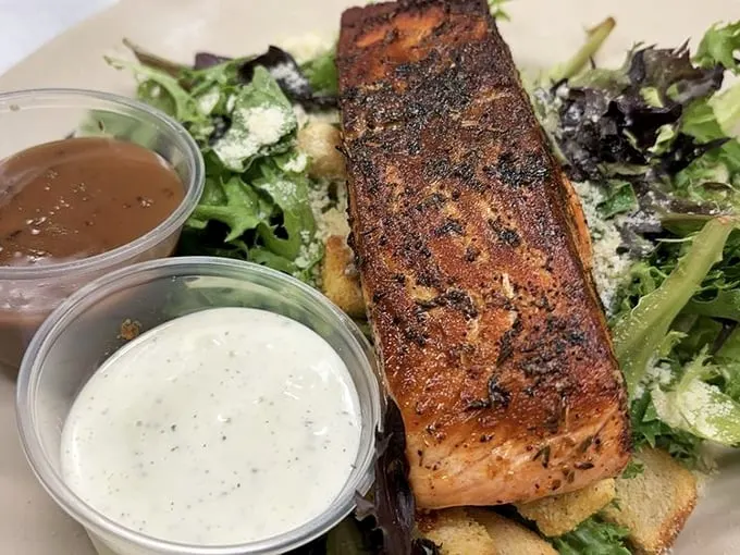 Who says salads can't be exciting? This salmon number is ready for its close-up.