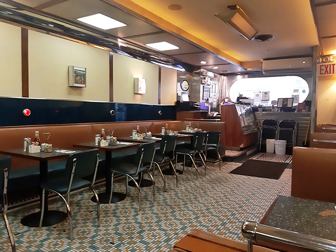 Welcome to the land of booth-and-counter bliss. Where strangers become friends over shared ketchup bottles and life-changing pie recommendations.