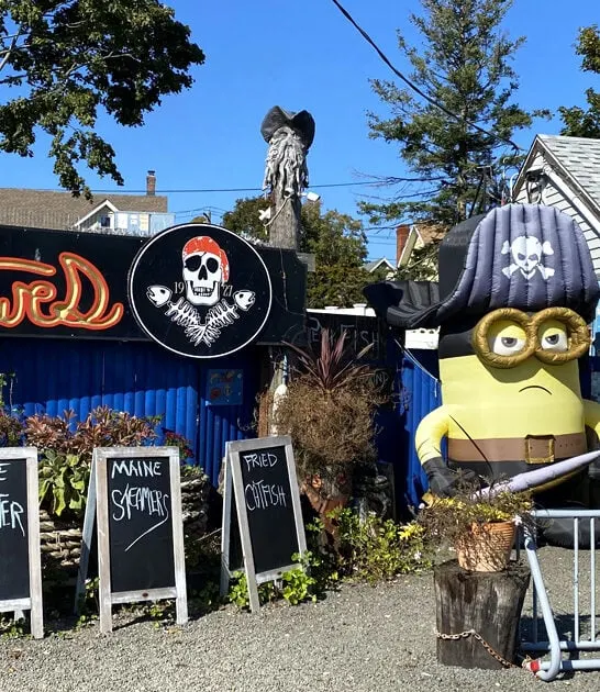 restaurant fascinatingly weird connecticut ftr