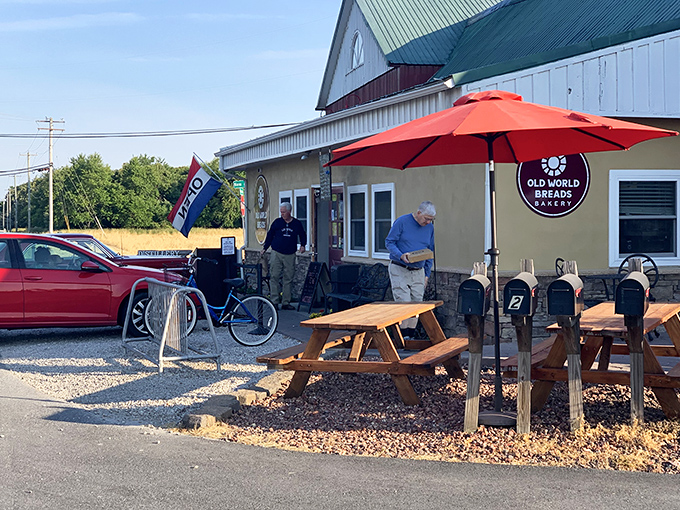 The unassuming exterior of Old World Breads Bakery hides a carb-lover's paradise inside. That green roof might as well be a homing beacon for hungry Delawareans.