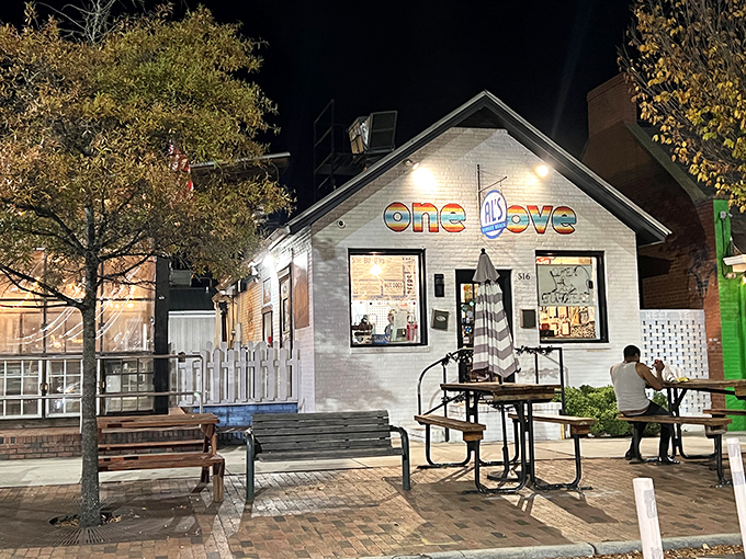 The modest white brick exterior of Al's belies the burger magic happening inside. Sometimes the greatest treasures hide in the plainest packages.