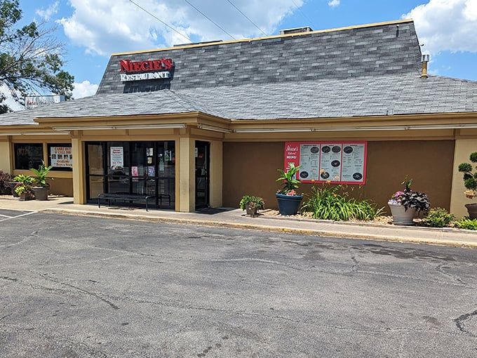 The unassuming exterior of Niecie's belies the culinary treasures within—proof that in Missouri, the most remarkable flavors often hide in plain sight.