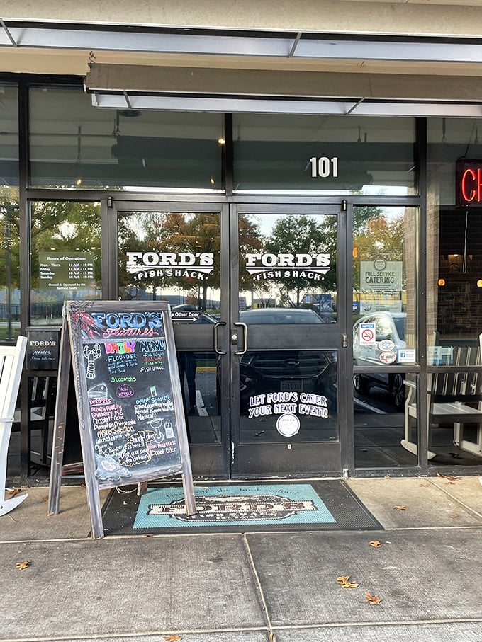 Ford's Fish Shack's brick exterior might not scream "seafood paradise," but inside those doors, Neptune himself would feel right at home.