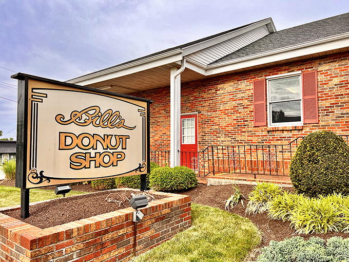 The unassuming brick exterior of Bill's Donut Shop hides a wonderland of fried dough treasures that locals have cherished for decades.