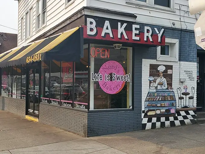 1. the handmade donuts at this kentucky bakeshop are so good, you’ll drive miles for a bite