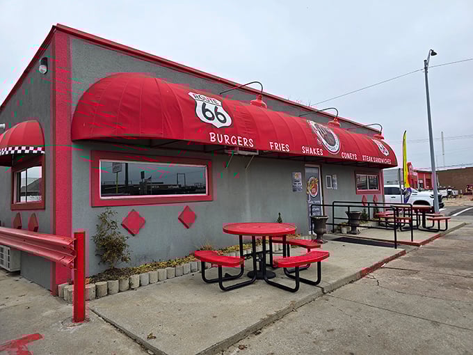 Route 66 nostalgia wrapped in a bright red awning. Sid's exterior promises simple pleasures that have stood the test of time.