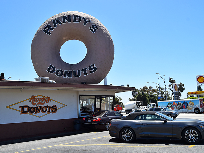 The architectural equivalent of a sugar rush – Randy's iconic giant donut has been stopping traffic and starting cravings since the 1950s.