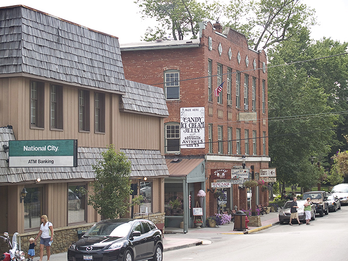 Downtown Nashville looks like a movie set where Americana comes to life. Colorful storefronts and historic buildings create a postcard-perfect scene that begs for exploration.