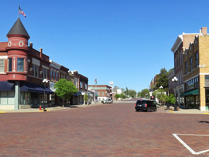 Main Street America isn't just alive in Marysville – it's thriving! The quintessential small-town charm makes you wonder if you've time-traveled to a simpler era.