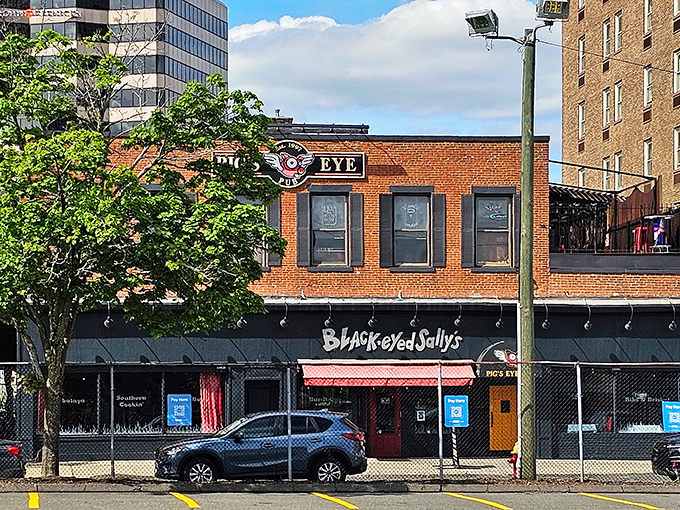 The brick facade of Black-Eyed Sally's stands like a Southern embassy on Hartford's Asylum Street, promising comfort food diplomacy inside. 