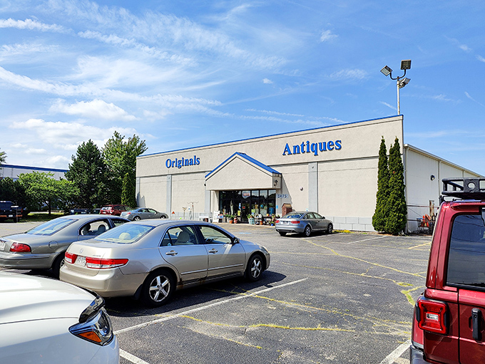 The unassuming exterior of Originals Mall of Antiques in Oshkosh – where Wisconsin's most fascinating time capsule hides in plain sight.