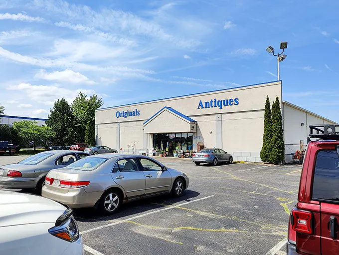 The unassuming exterior of Originals Mall of Antiques in Oshkosh – where Wisconsin's most fascinating time capsule hides in plain sight.