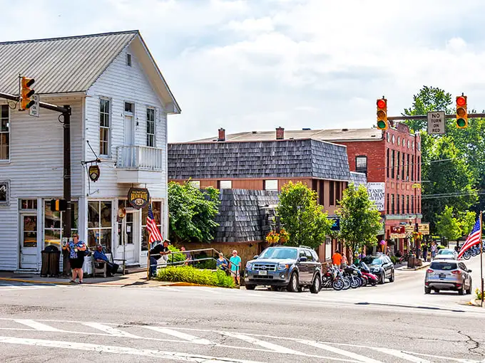 Downtown Nashville looks like a movie set where Americana comes to life. Colorful storefronts and historic buildings create a postcard-perfect scene that begs for exploration.