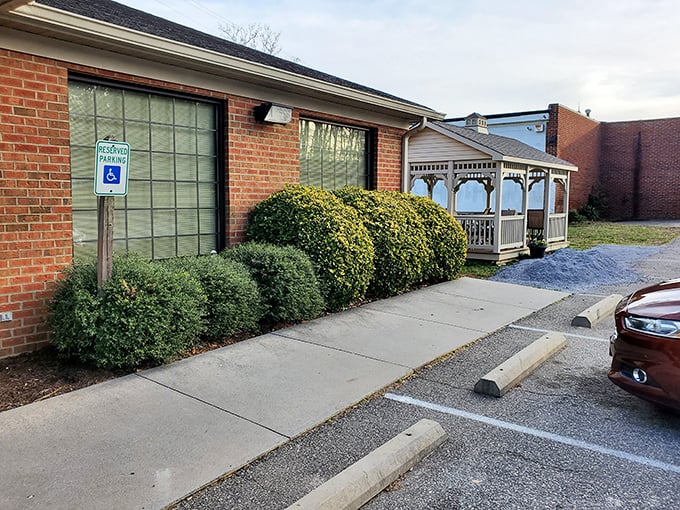 The unassuming exterior of Route 1 Country Store stands like a culinary speakeasy – hiding sandwich treasures within.