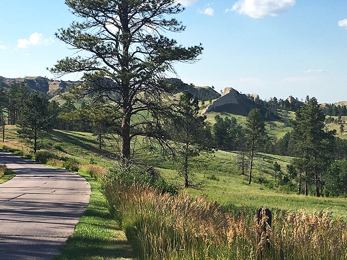 These rolling hills and open skies explain why locals never tire of Chadron's views—each sunset feels like a personal gift.