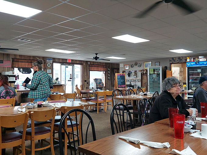 Morning democracy in action—farmers, office workers, and travelers all united by the universal language of good food and better conversation.