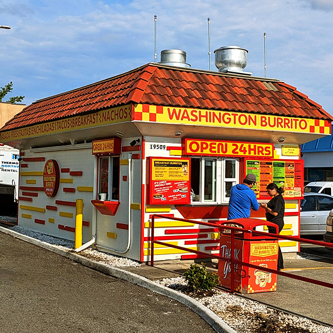 Happy customers lost in the universal language of "mmm" – that moment when conversation becomes completely unnecessary.