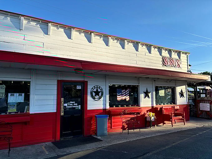 The red, white, and star-spangled exterior leaves no doubt about its Lone Star inspiration, even with California mountains in the distance.