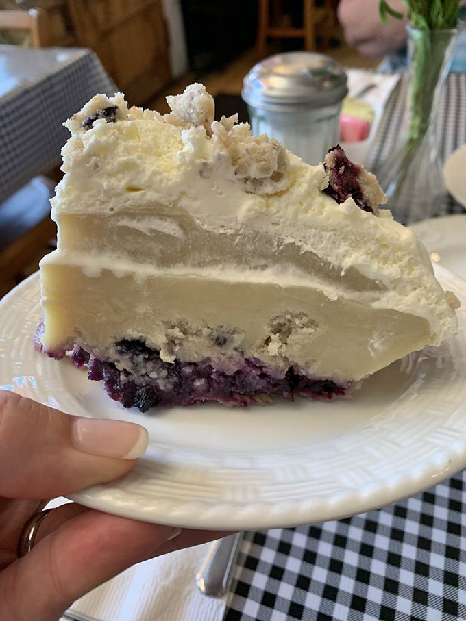 Lavender and blueberry—an unexpected romance that works beautifully. The layers tell a story of culinary creativity.