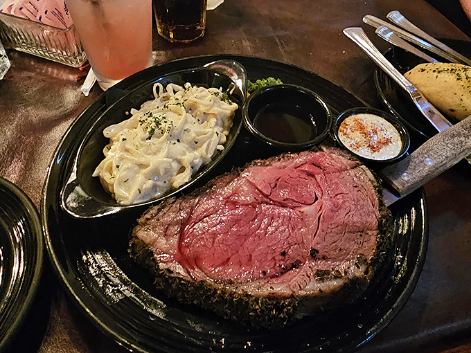 The prime rib and pasta combo is like getting the window seat and finding out the middle seat is empty. Double win.