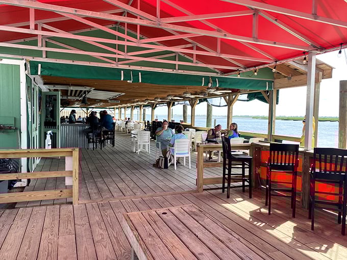 Waterfront dining where the sea breeze serves as both appetizer and ambiance enhancer – nature's perfect accompaniment.