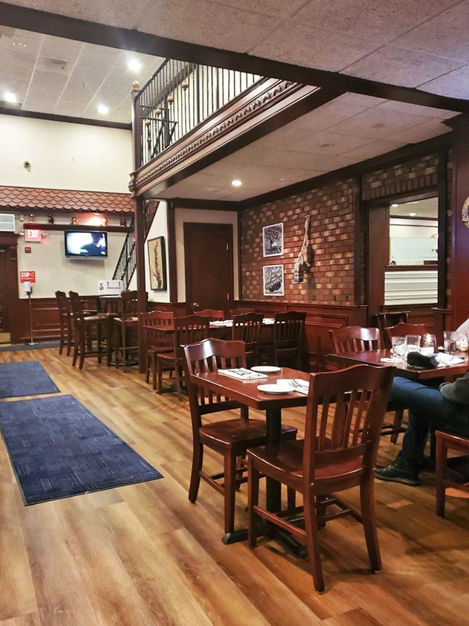 The two-level dining room offers the comfort of your favorite aunt's house – if your aunt served world-class seafood and chicken.