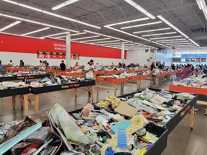 The Enormous Discount Store In Florida That'll Make Your Bargain ... The Enormous Discount Store In Florida That'll Make Your Bargain ...
