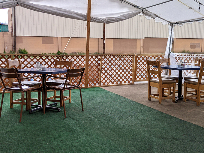 The outdoor seating area: where the high desert air seasons your meal with a pinch of Santa Fe magic.