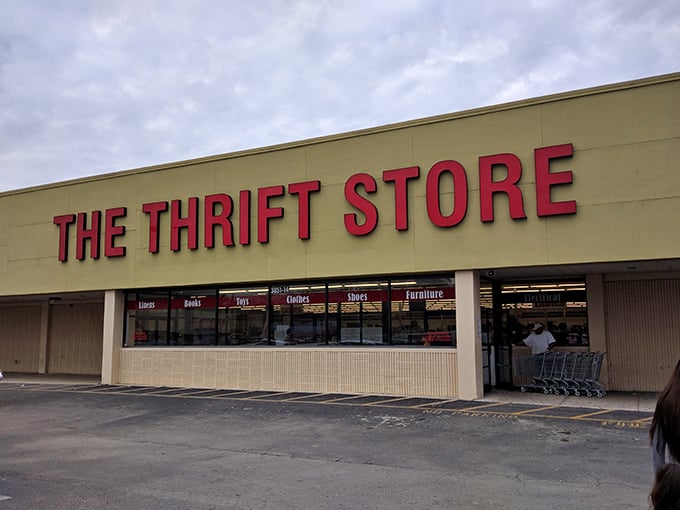 The red lettering calls out like a siren song to bargain hunters – "Treasures await inside!"