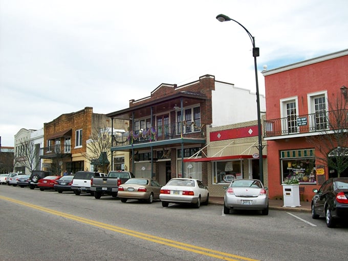 Downtown Fairhope: where even the traffic lights slow down to admire the view. Norman Rockwell would've needed extra paint.