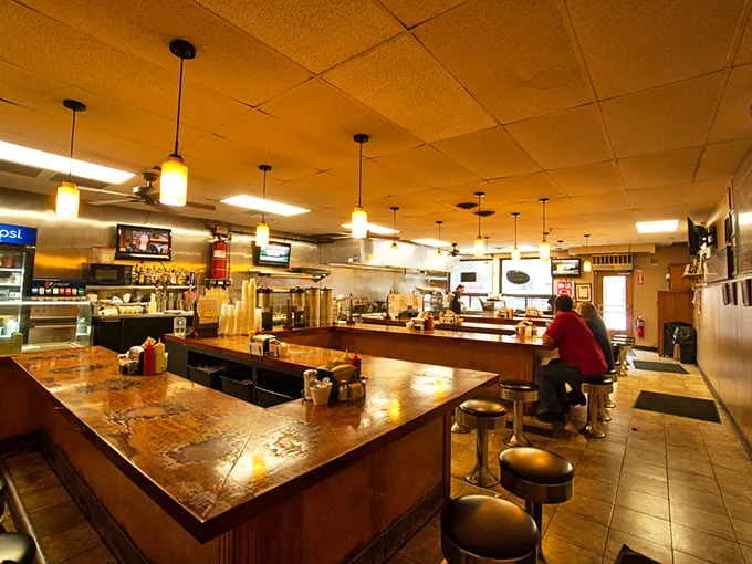 The well-worn counter tells stories of countless conversations and satisfied appetites. This isn't Instagram-bait dining—it's the real deal.