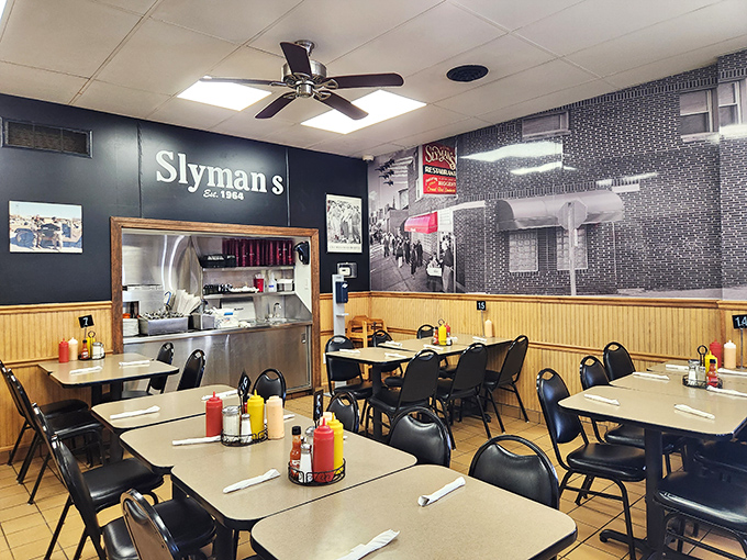 No-frills dining at its finest – where the ceiling fans circulate the intoxicating aroma of slow-cooked corned beef throughout the room.
