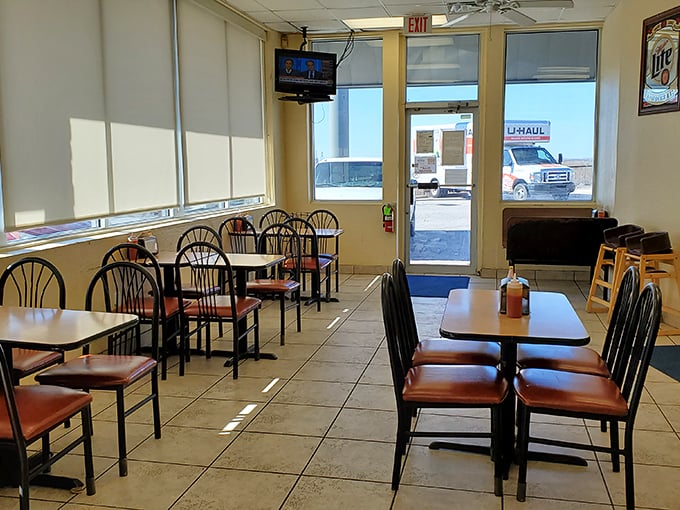 Simple, clean, and unpretentious—the dining room says, "We're here for the food, folks, not the feng shui."