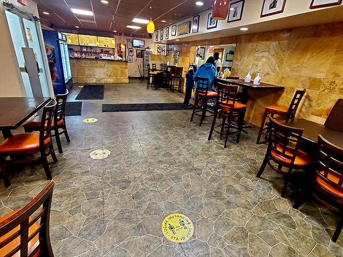 Inside, function trumps fashion with stone-tiled floors and simple furnishings – exactly what you want in a place where the food does all the talking.