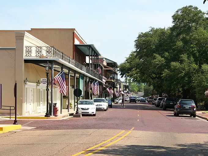 These brick streets have seen more history than a Ken Burns documentary marathon, yet they wear their centuries with effortless style.