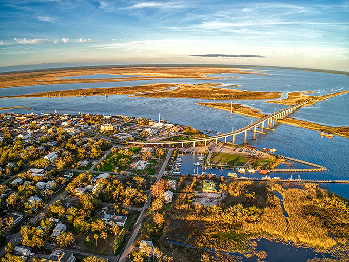 Apalachicola: Where fishing boats and history dance together on waters that produce oysters worth writing home about.