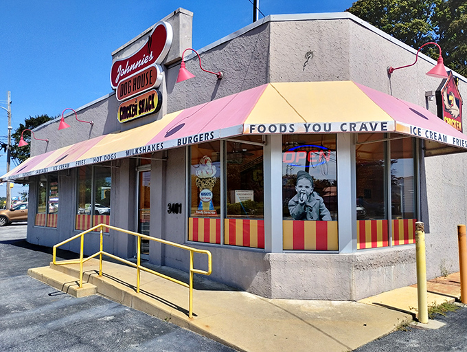 "Foods You Crave" isn't just a slogan—it's a mission statement. Johnnie's Dog House knows exactly what your taste buds are longing for.