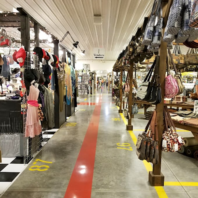 Amish Country elegance on display! Walnut Creek Marketplace elevates the flea market experience with quality craftsmanship at every turn.
